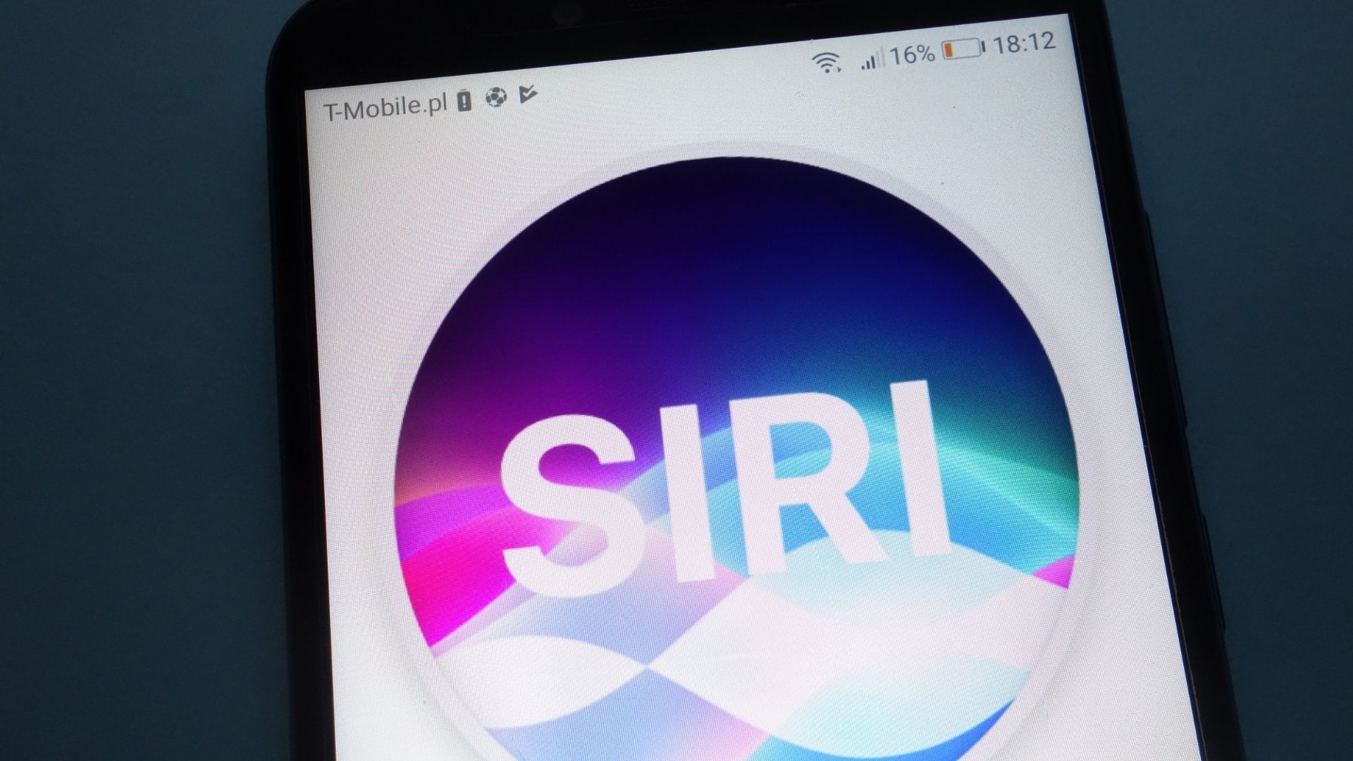 Apple: Siri funcionará sem conexão à internet - TECNODIA